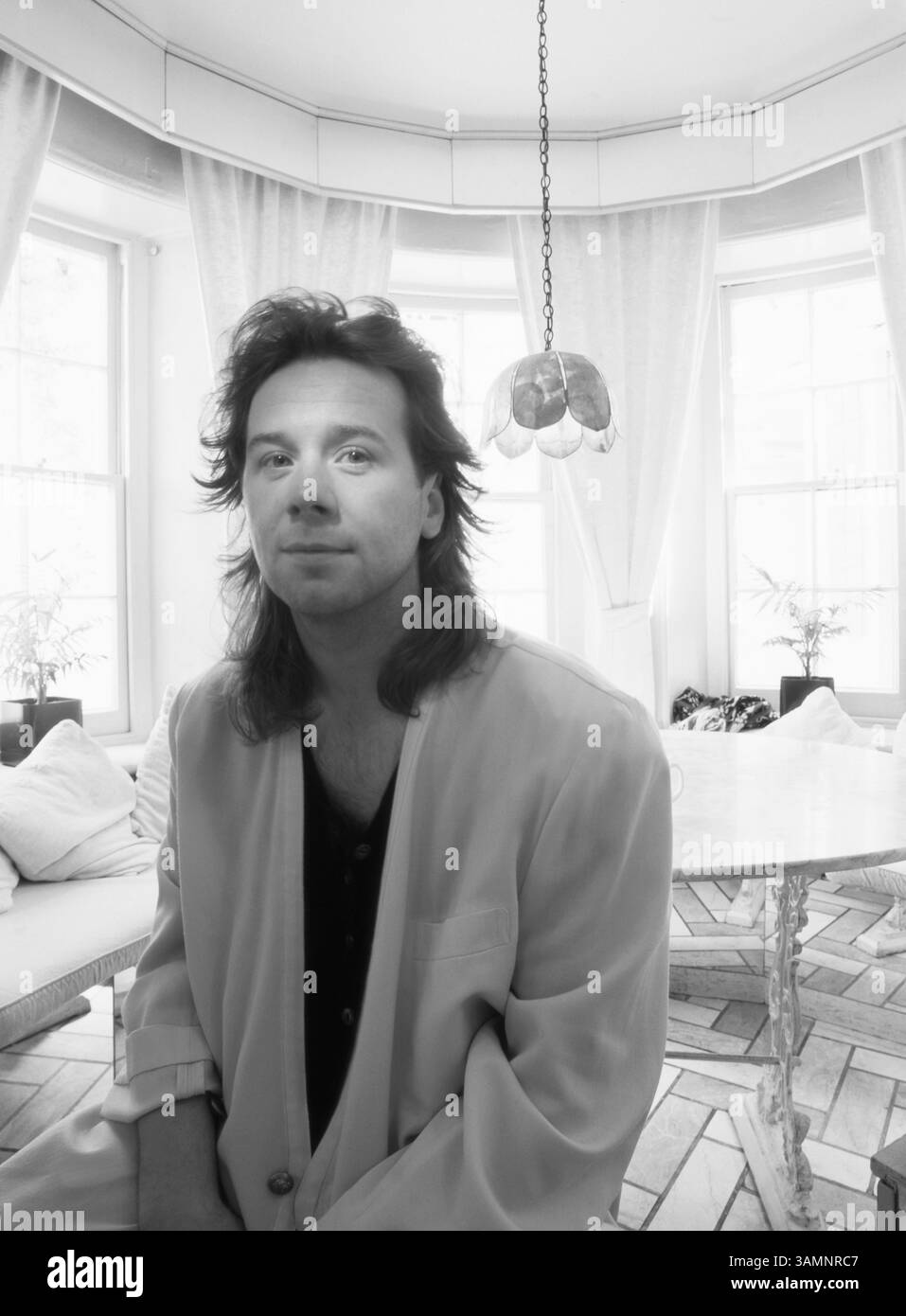 Portrait of Jim Kerr of Scottish band Simple Minds in London circa 1987 ...