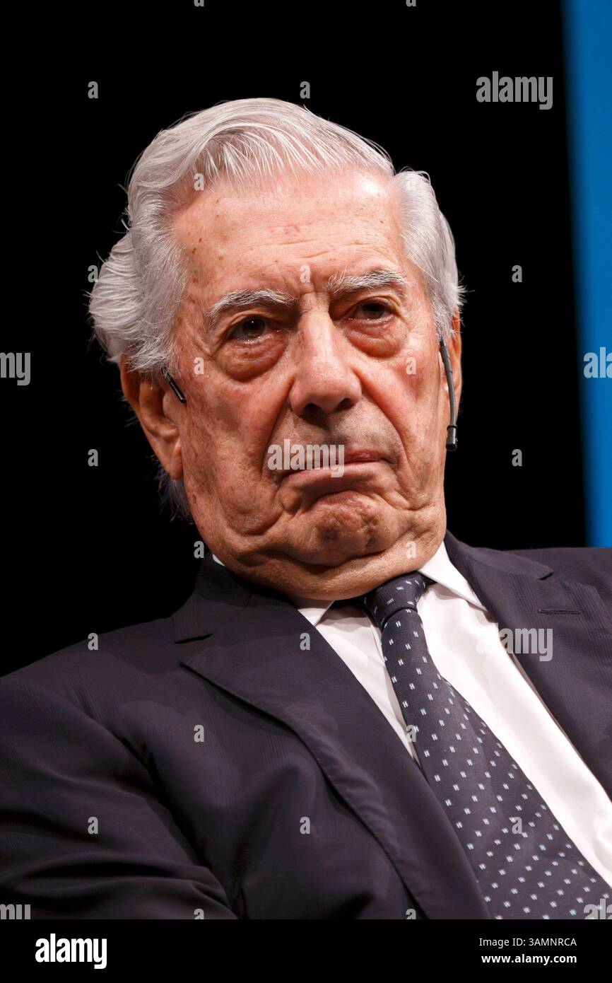 Schriftsteller Mario Vargas Llosa auf der lit.Cologne 2016 Veranstaltung Die Enthüllung im Klaus ...