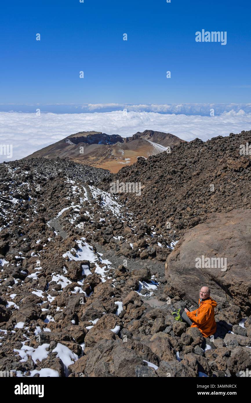 Wanderer, Schlackefelder, Krater des Pico Viejo, Parque Nacional del ...