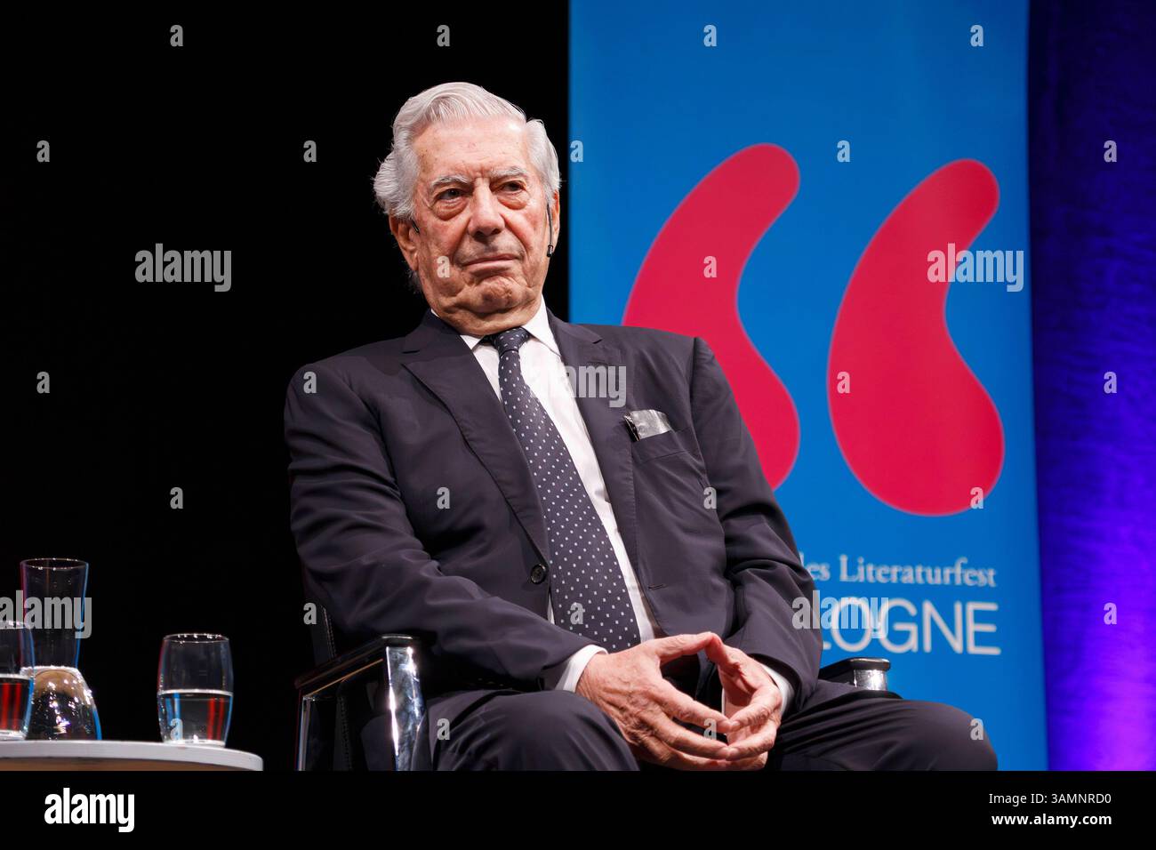 Schriftsteller Mario Vargas Llosa auf der lit.Cologne 2016 Veranstaltung Die Enthüllung im Klaus ...
