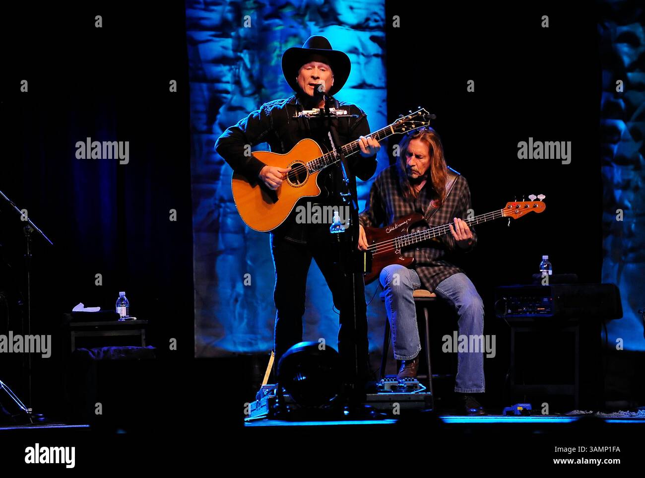 Country recording artist clint black hi-res stock photography and ...