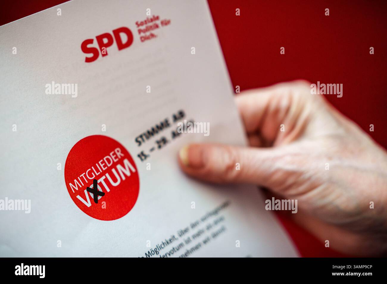 Berlin, Germany. 14th Apr, 2025. ILLUSTRATION A sample letter at SPD ...