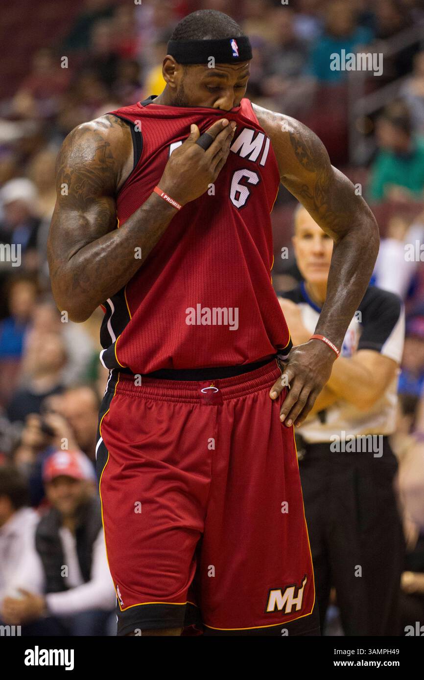 James lebron face hi-res stock photography and images - Alamy