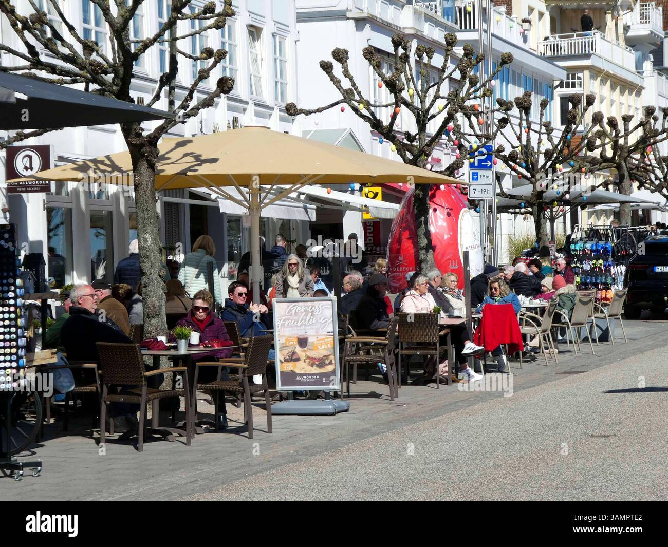 Schleswig-Holstein Luebeck - Travemuende Cafe Eisdiele Blick auf die ...