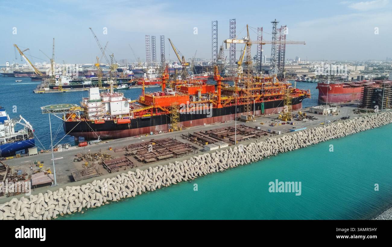 Cargo air emirates hi-res stock photography and images - Alamy