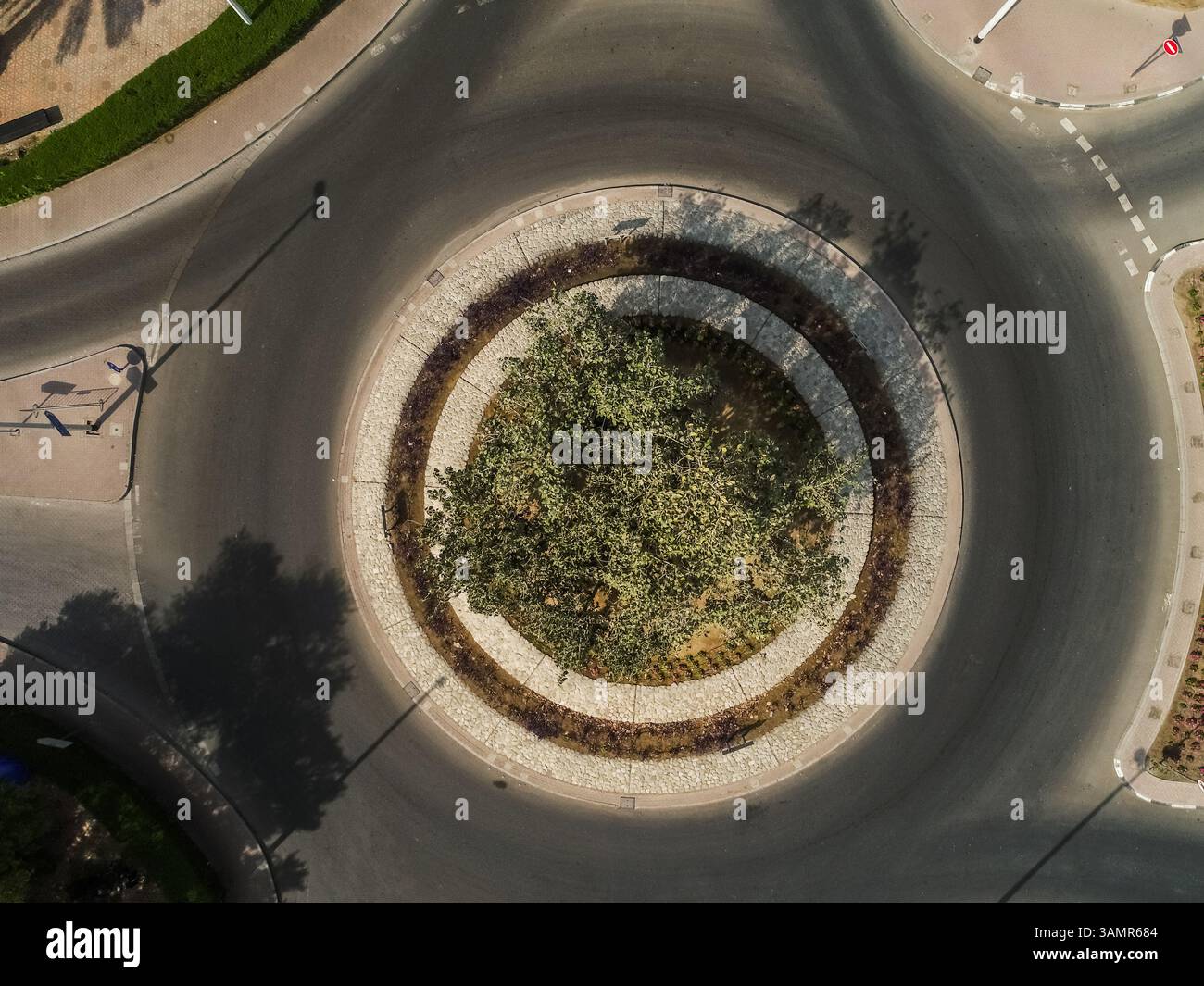 Aerial view of a roundabout in Dubai, United Arab Emirates Stock Photo ...