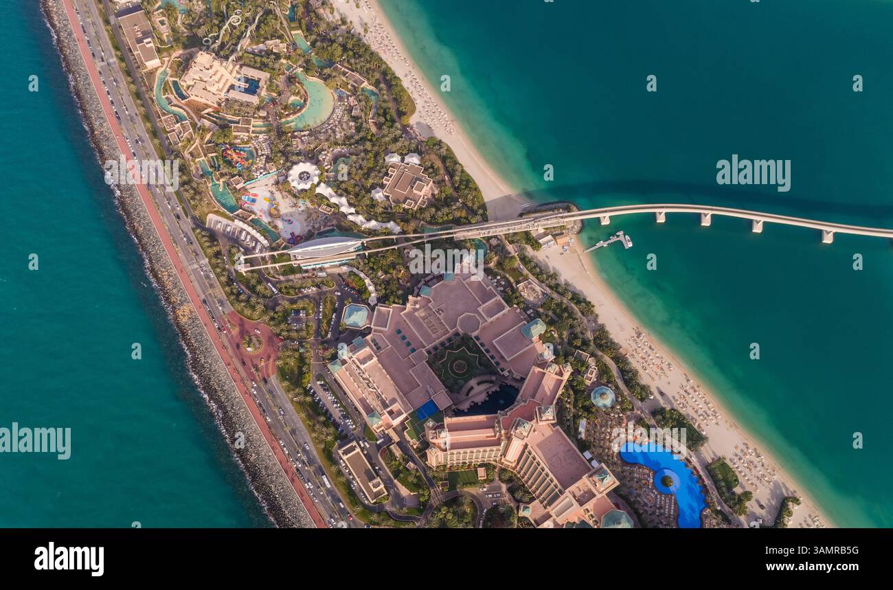 DUBAI, UAE - 5 JANUARY 2018: Aerial view of Atlantis, The Palm Hotel ...