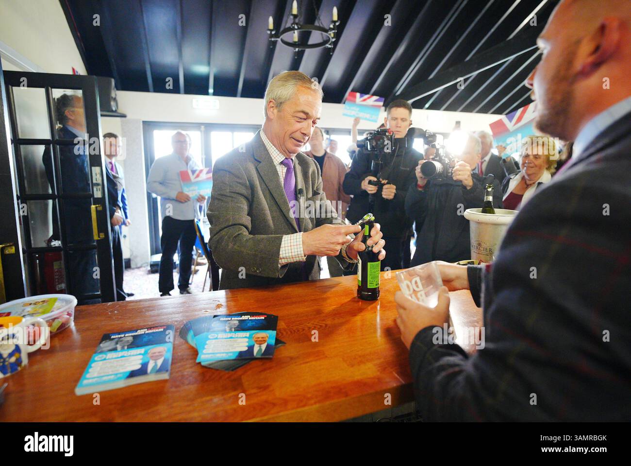 Reform UK leader Nigel Farage having a drink in The Knights Of The ...