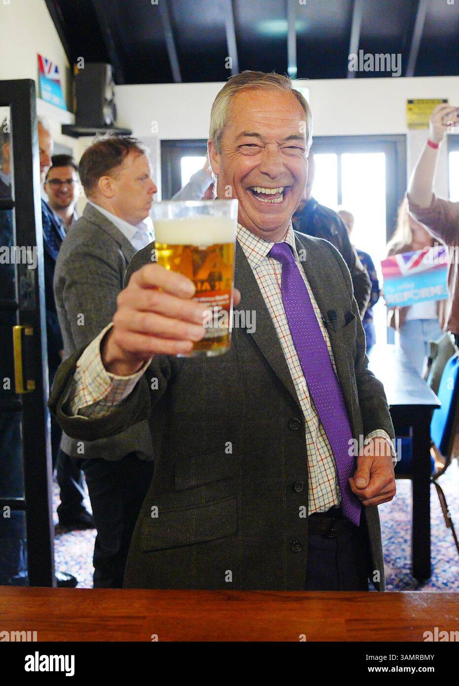 Reform UK leader Nigel Farage having a drink in The Knights Of The ...