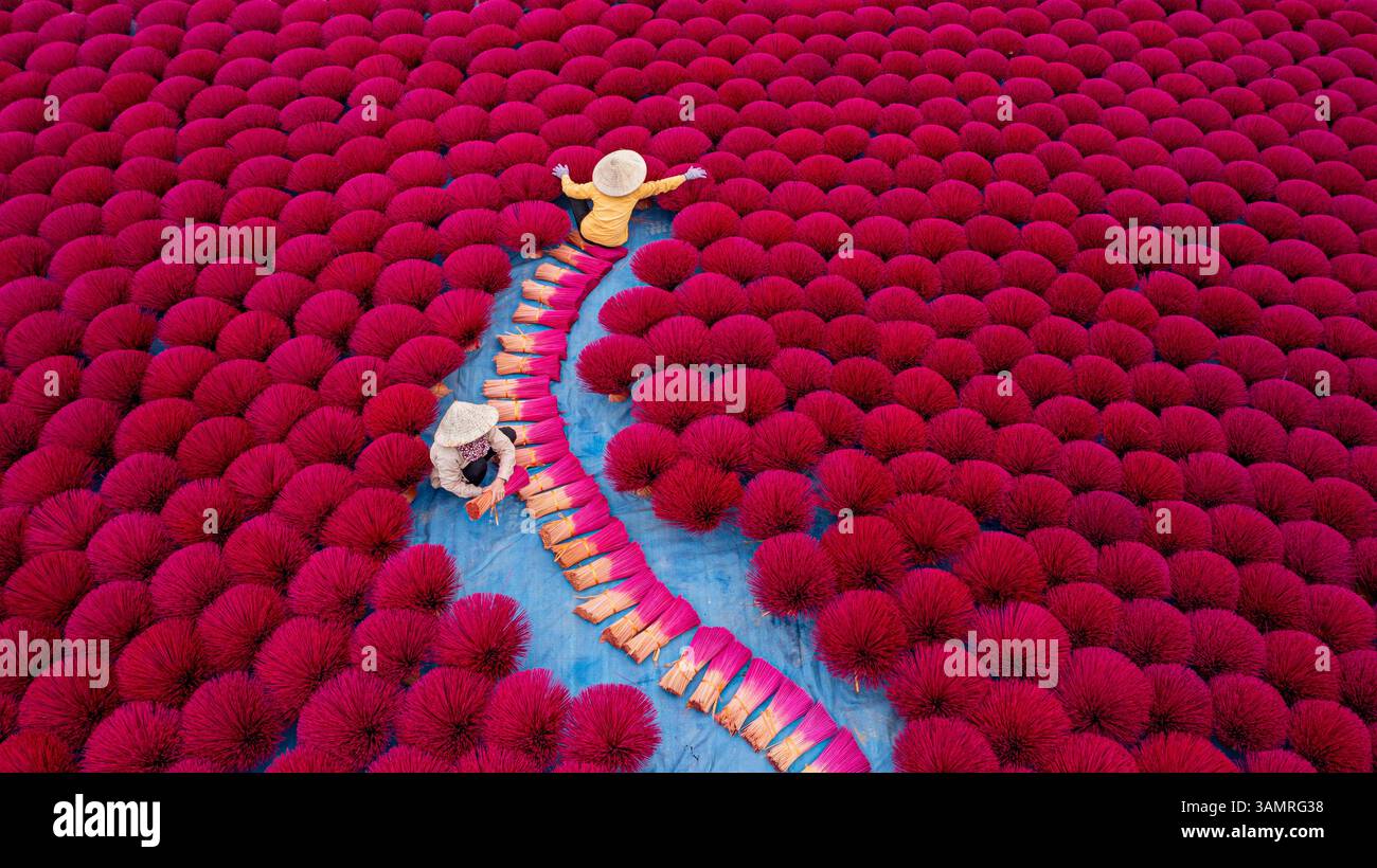 Aerial view vibrant workers hi-res stock photography and images - Alamy
