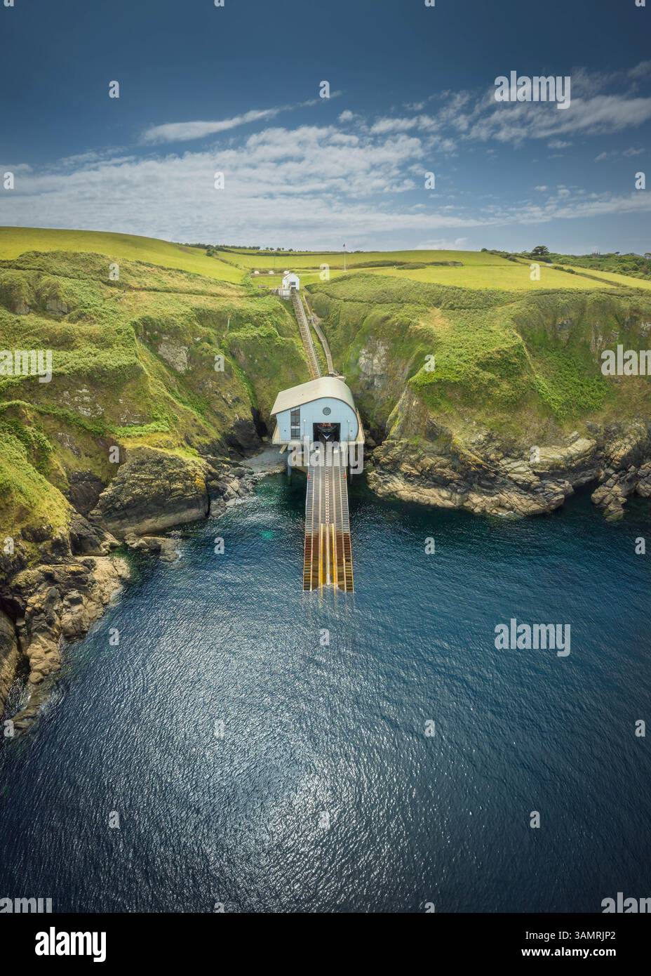 Lizzard lifeboat house hi-res stock photography and images - Alamy