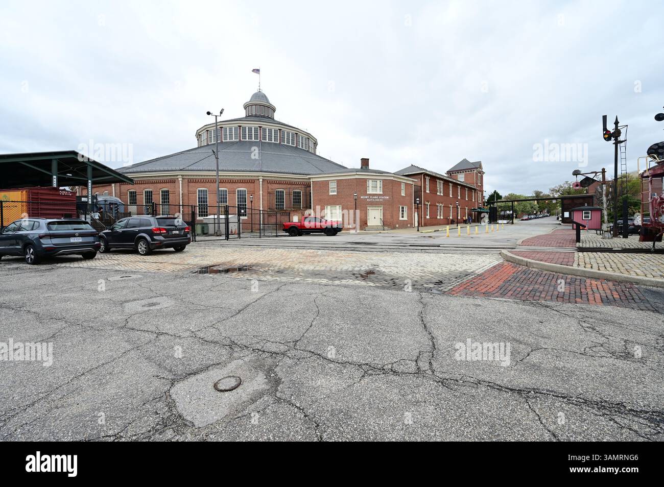 Round House at The Baltimore and Ohio railroad museum Stock Photo - Alamy