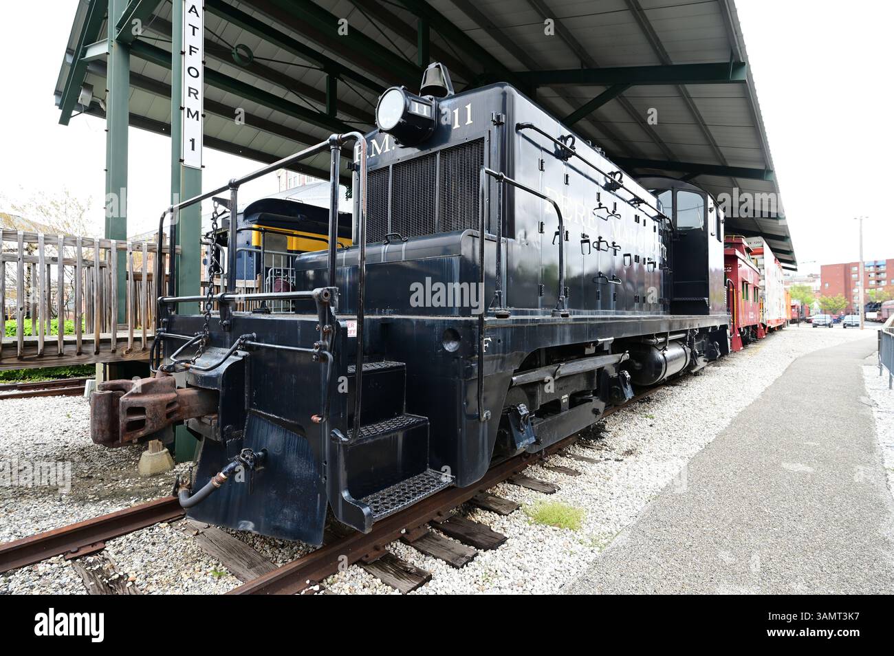 Industrial switcher hi-res stock photography and images - Alamy