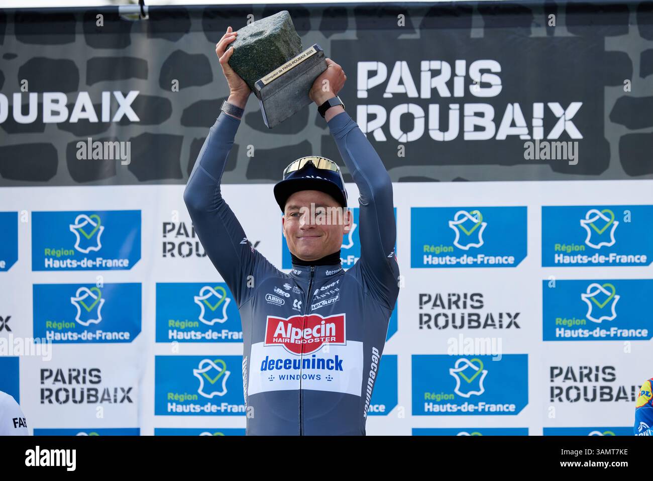 Paris Roubaix 2025 1. Mathieu van der Poel ADC (NED) 2. Tadej Pogacar UAD (SLO) 3. Mads Pedersen ...