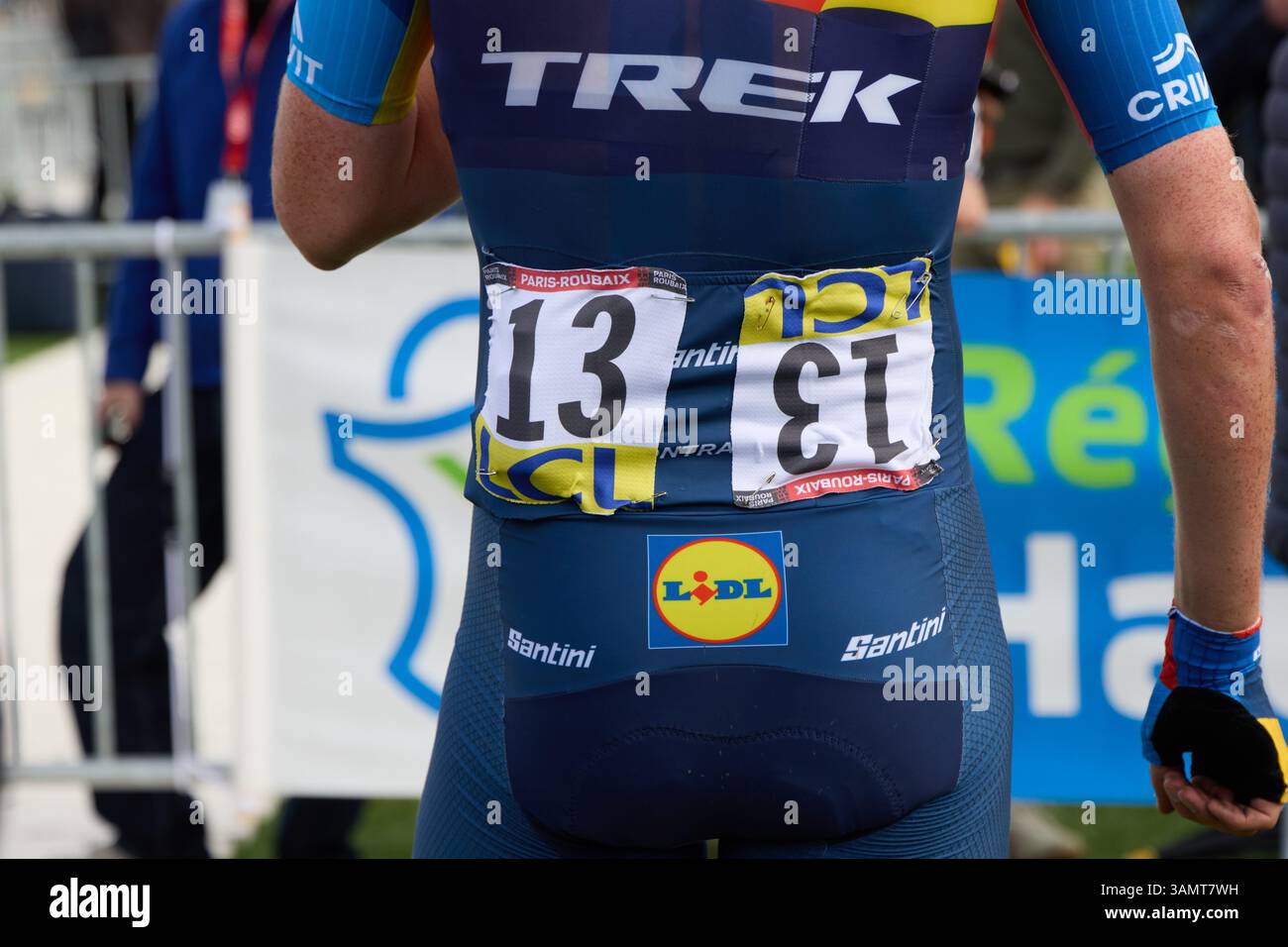 Paris Roubaix 2025 This Picture Han Hoole 1. Mathieu van der Poel ADC (NED) 2. Tadej Pogacar UAD ...