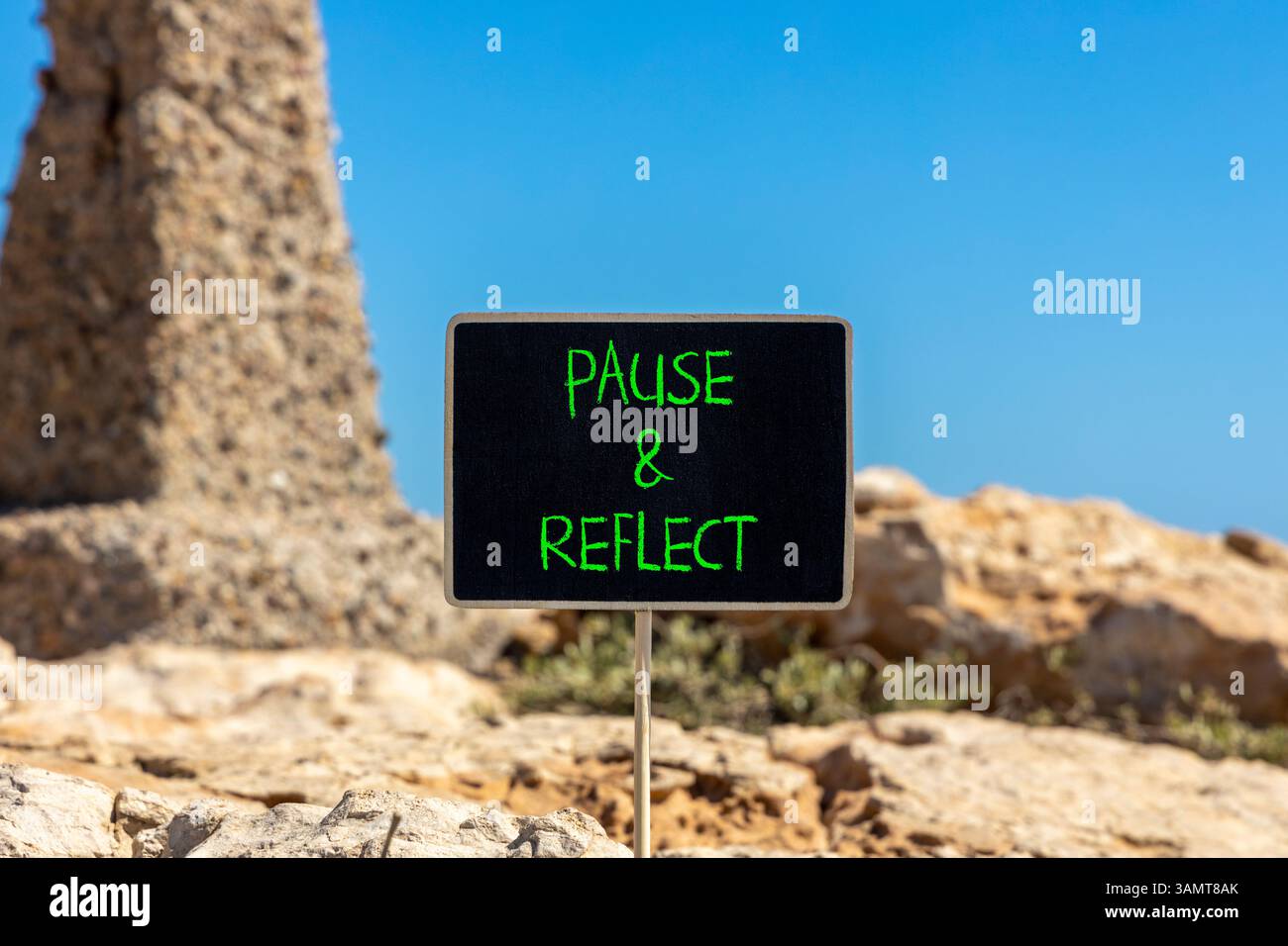 Pause and reflect symbol. Concept words Pause and reflect on beautiful ...