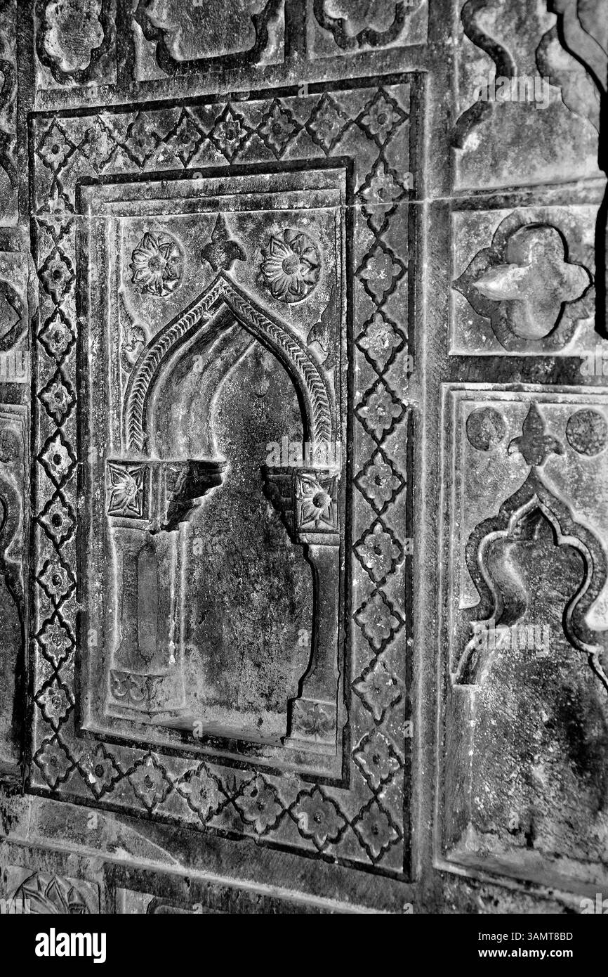 Carvings, the Damdi Masjid (Damri Masjid), is a former mosque, located ...