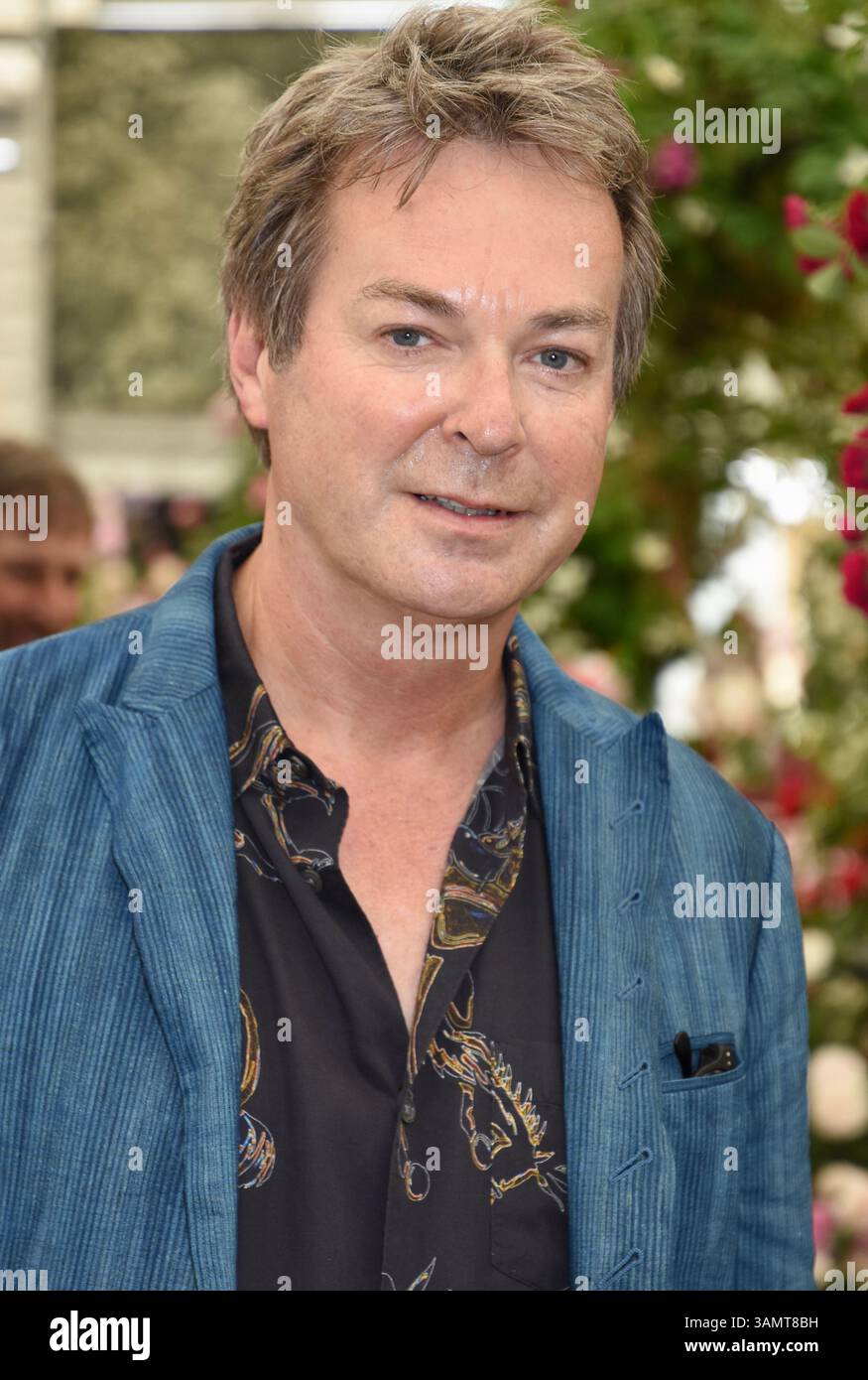 Julian clary at chelsea flower show hi-res stock photography and images ...