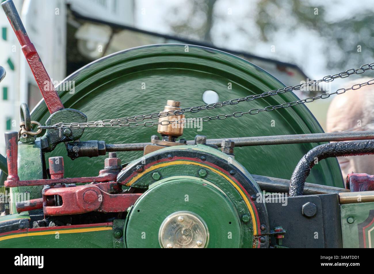 Steam engine flywheel detail at Morval vintage rally 2007 in Cornwall ...