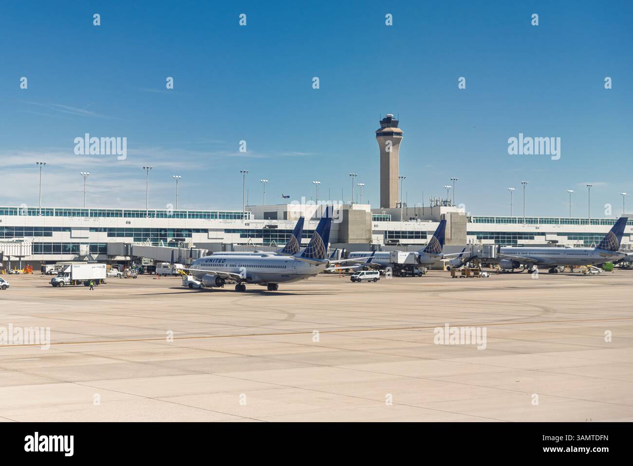 DENVER, CO, USA - APRIL 11, 2025: An United Airlines Boeing 737-800 ...