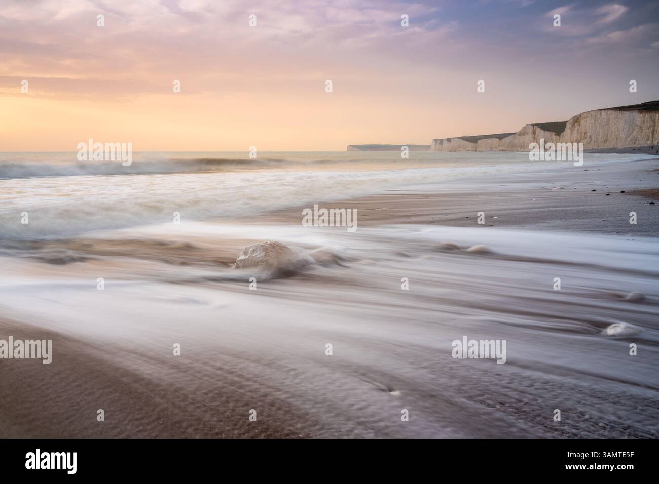 Receding lines in rock hi-res stock photography and images - Alamy