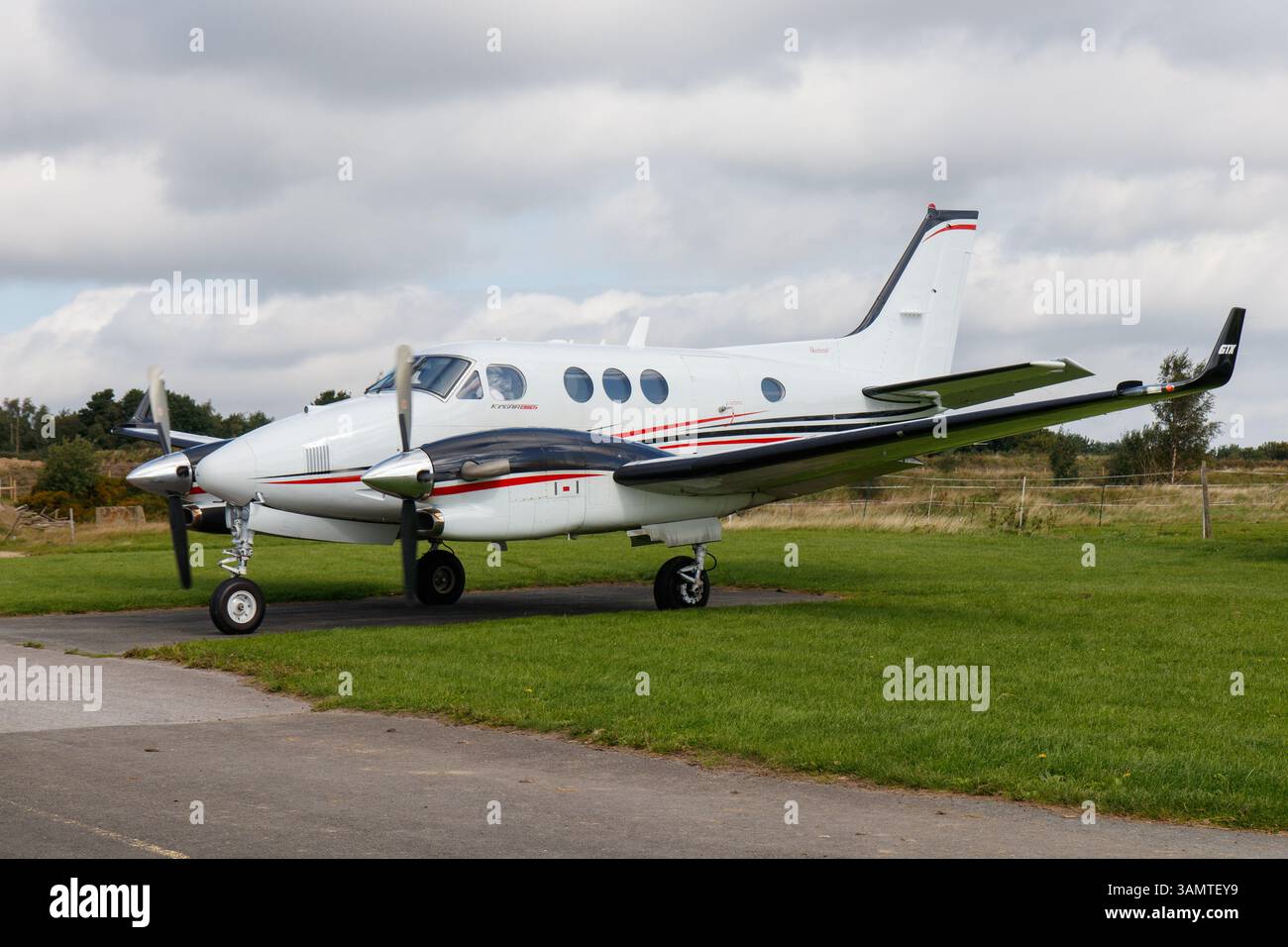 A Beech King Air, N95VB, at Crosland Moor Stock Photo - Alamy