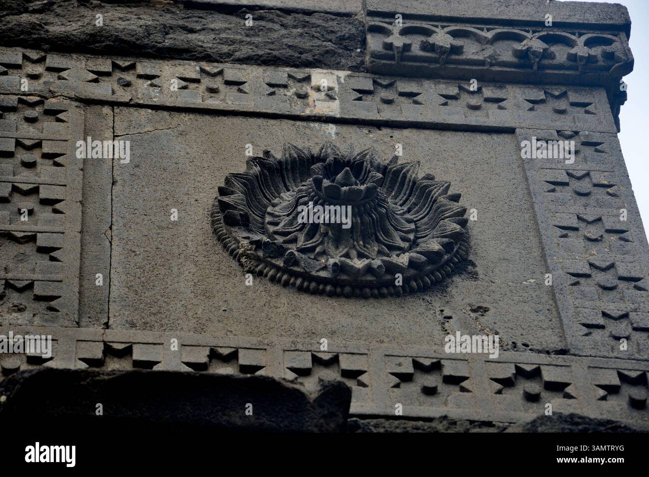 Carvings, the Damdi Masjid (Damri Masjid), is a former mosque, located ...