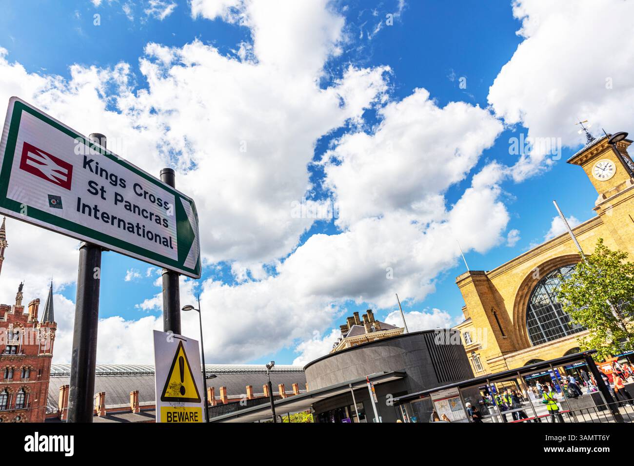 Kings cross square, Kings cross square sign, Kings cross square London ...