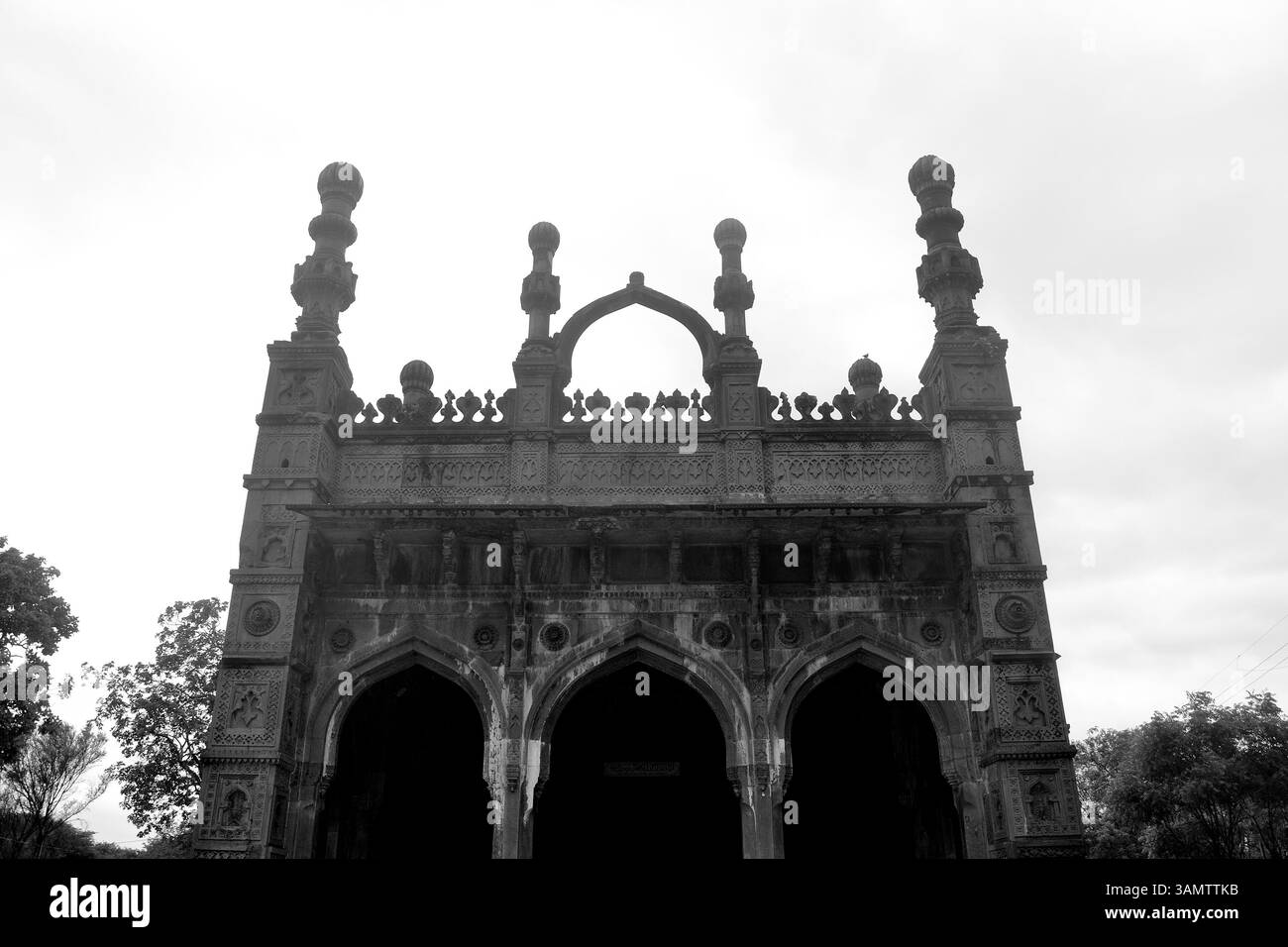 The Damdi Masjid (Damri Masjid), is a former mosque, located in ...