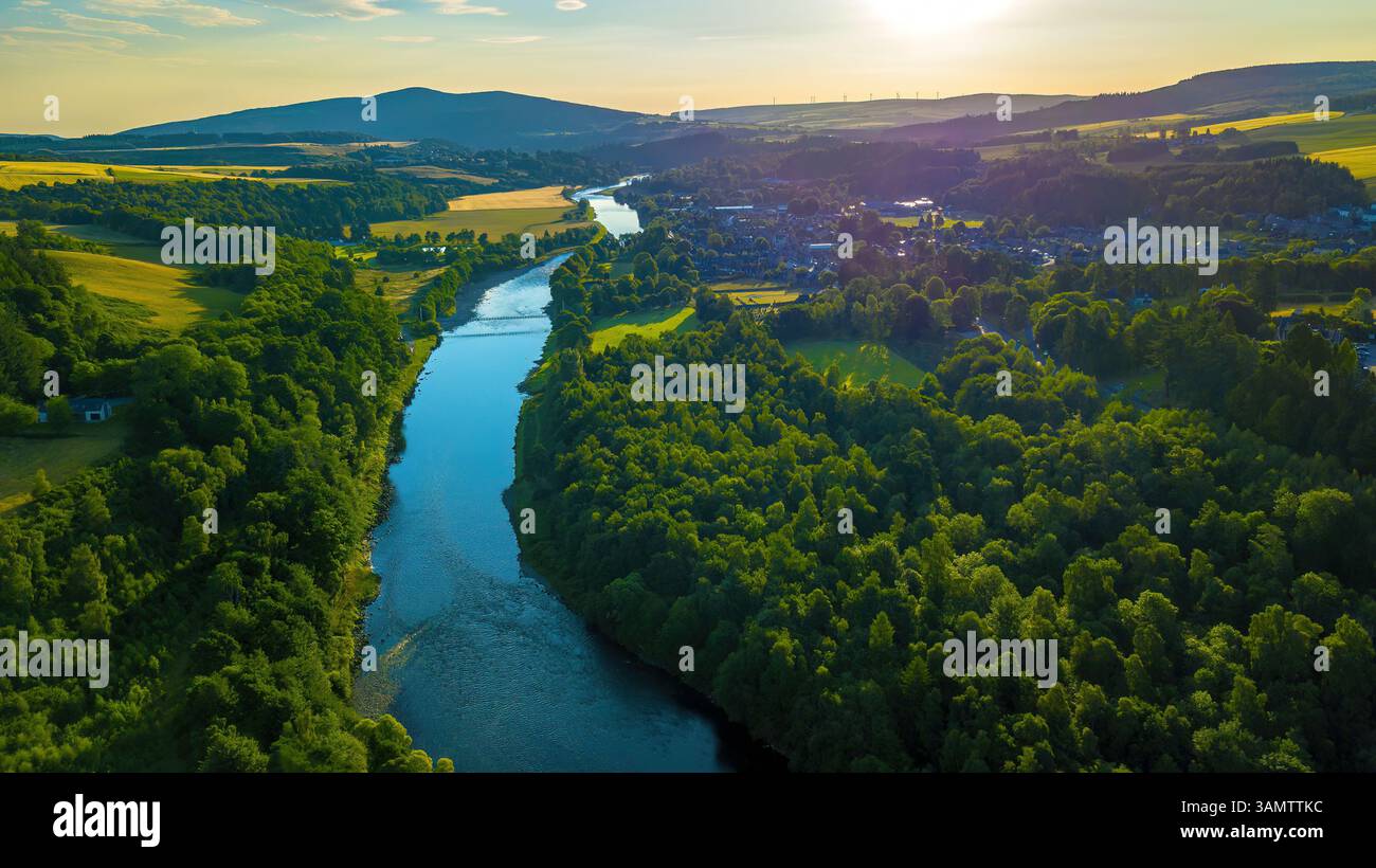 View rolling hills meandering hi-res stock photography and images - Alamy