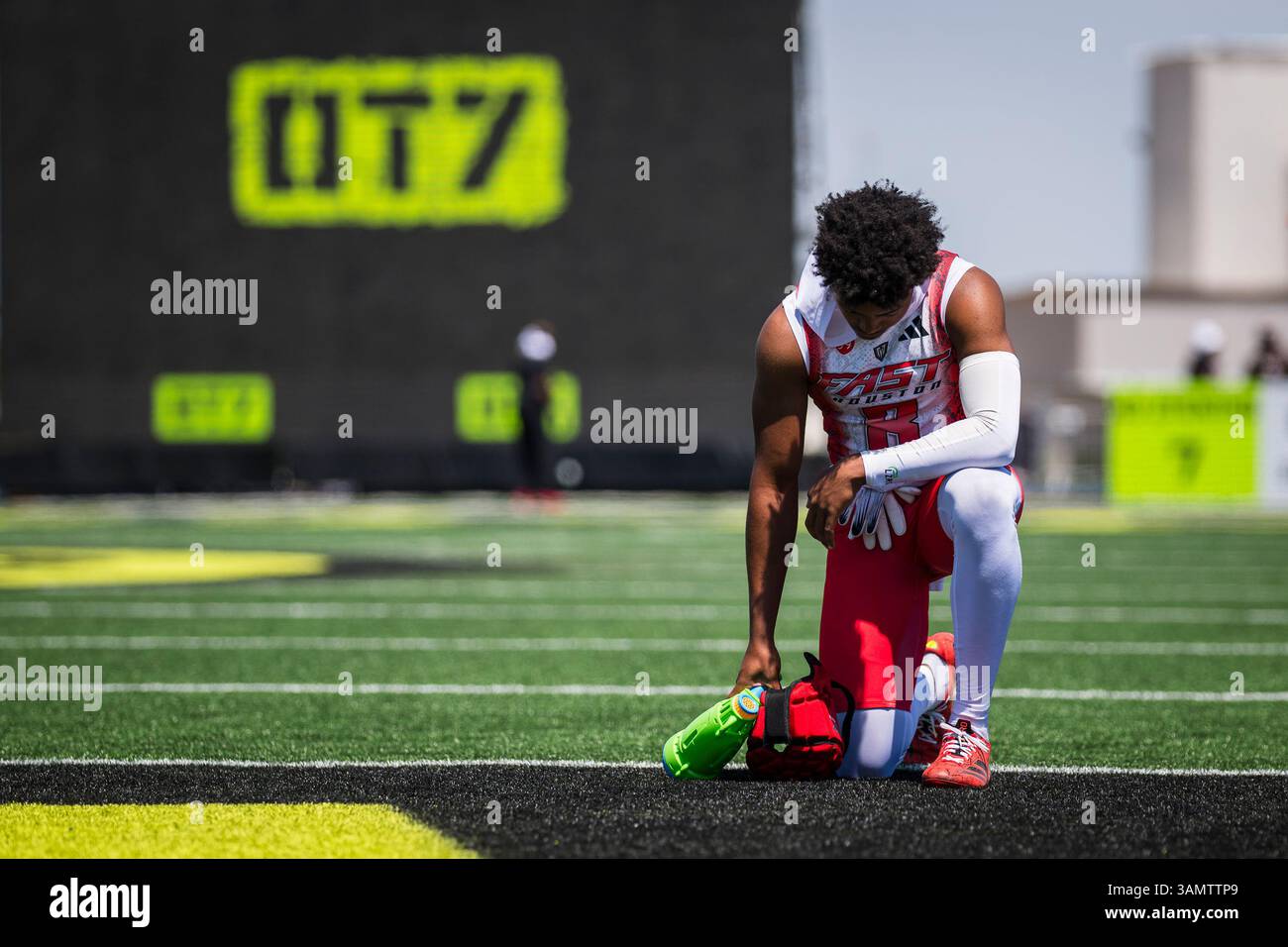 Fast Houston's Jaylen Pile prior to a game during OT7 Week 5 Sunday ...