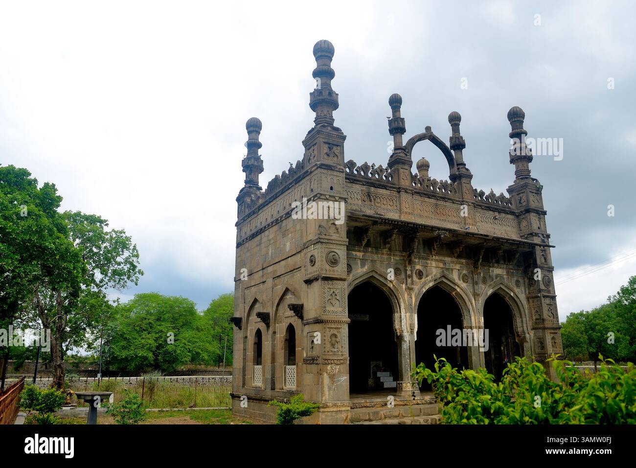 The Damdi Masjid (Damri Masjid), is a former mosque, located in ...