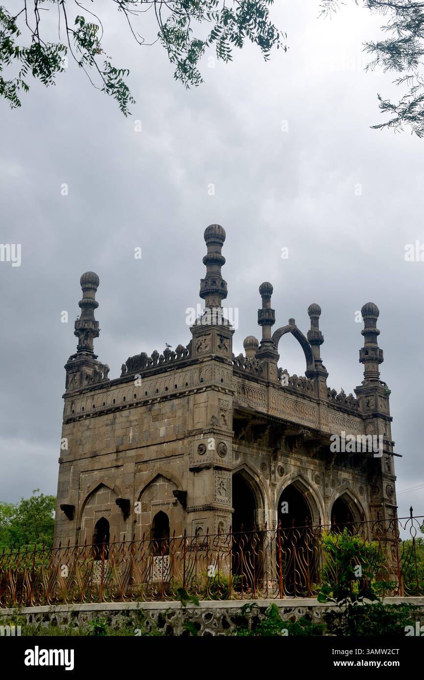 The Damdi Masjid (Damri Masjid), is a former mosque, located in ...