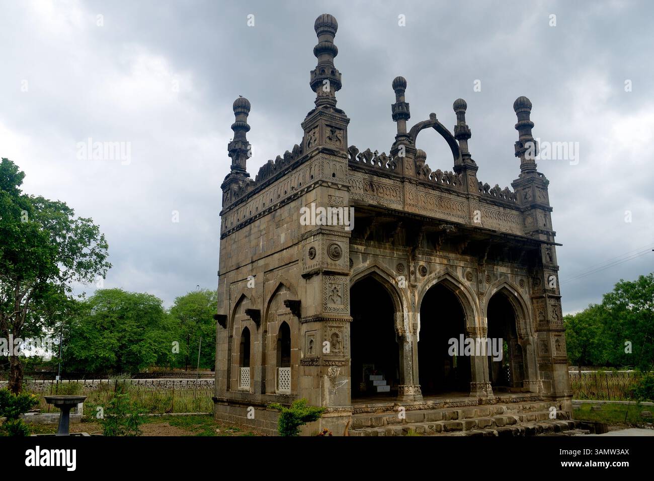 The Damdi Masjid (Damri Masjid), is a former mosque, located in ...