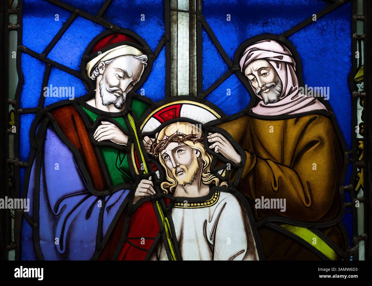 Christ with Crown of Thorns stained glass, Holy Trinity Church ...