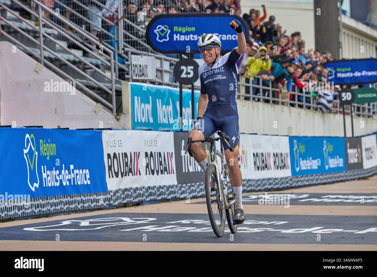 Paris Roubaix Juniors 2025 This picture Michiel Mouris 1. Michiel ...