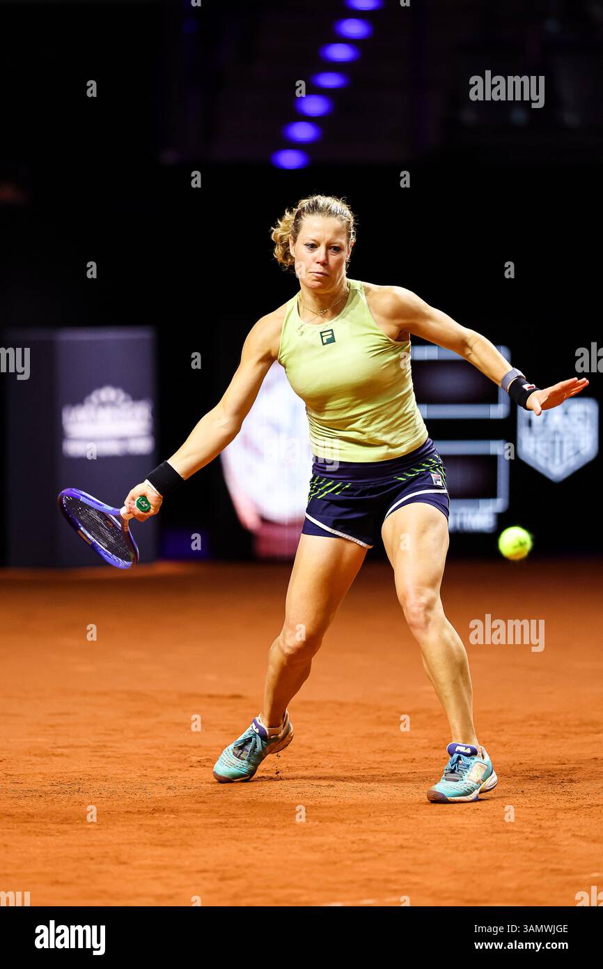 Laura Siegemund bei ihrem Training auf dem Centre Court GER, Porsche ...