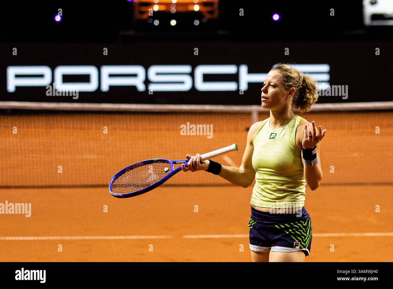 Laura Siegemund bei ihrem Training auf dem Centre Court GER, Porsche ...