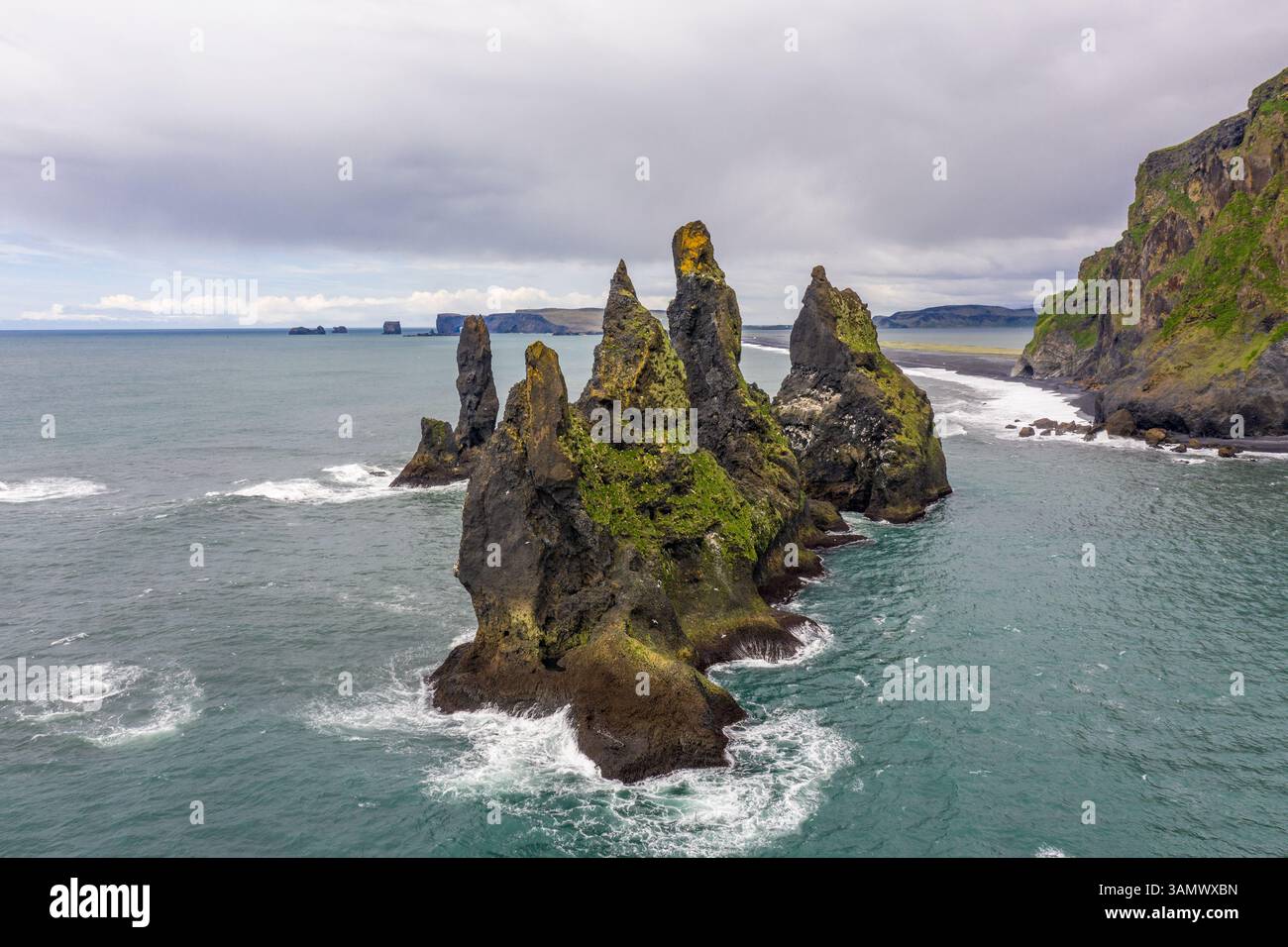 Aerial view small beach rocks hi-res stock photography and images - Alamy