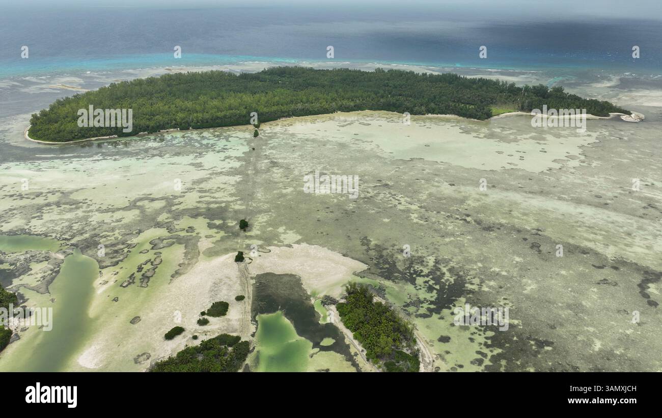 Aerial view of beautiful Poivre Island lagoon, Outer Islands ...