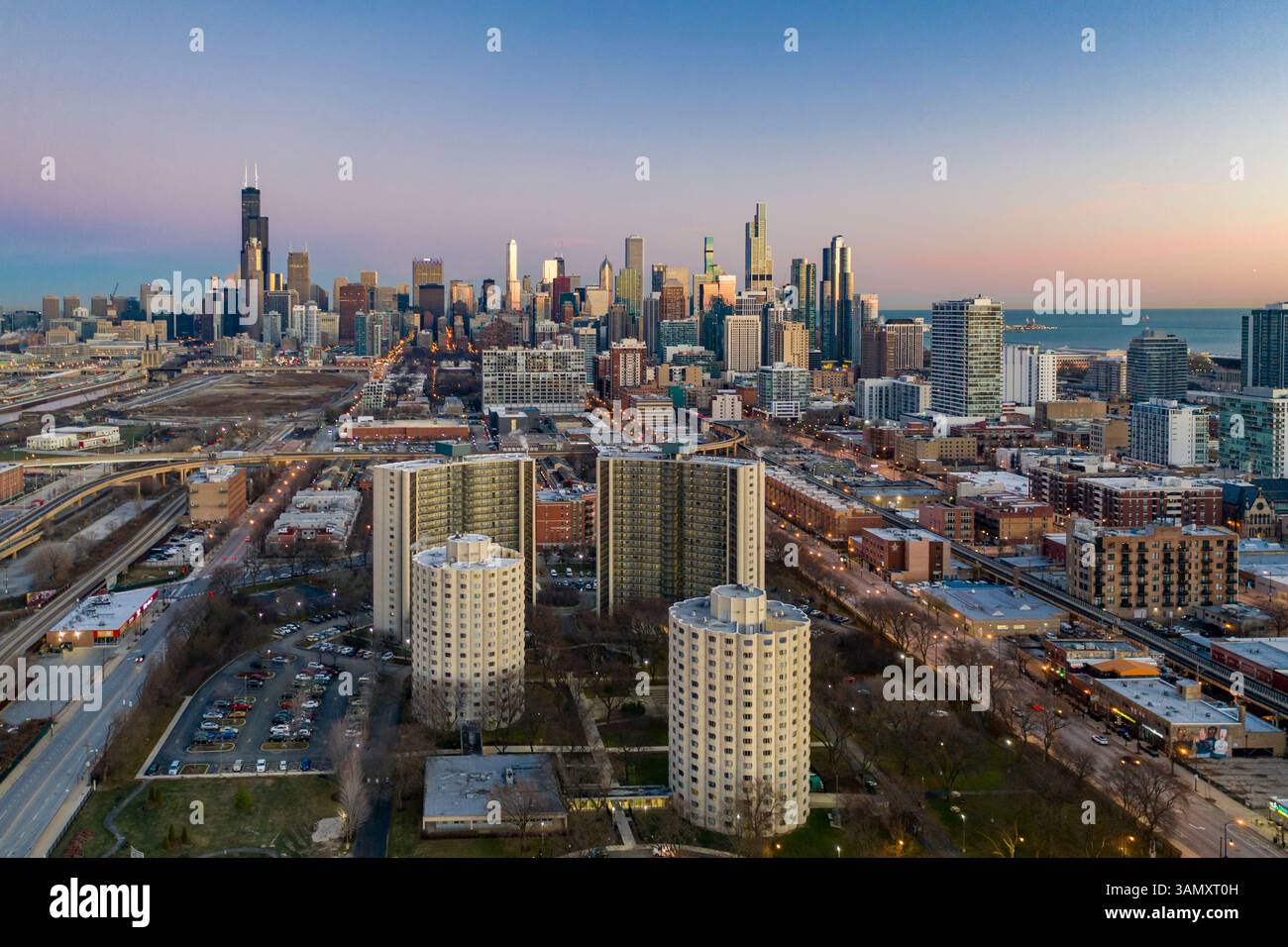 Aerial view of Chicago residential district near Park No. 540 with city ...