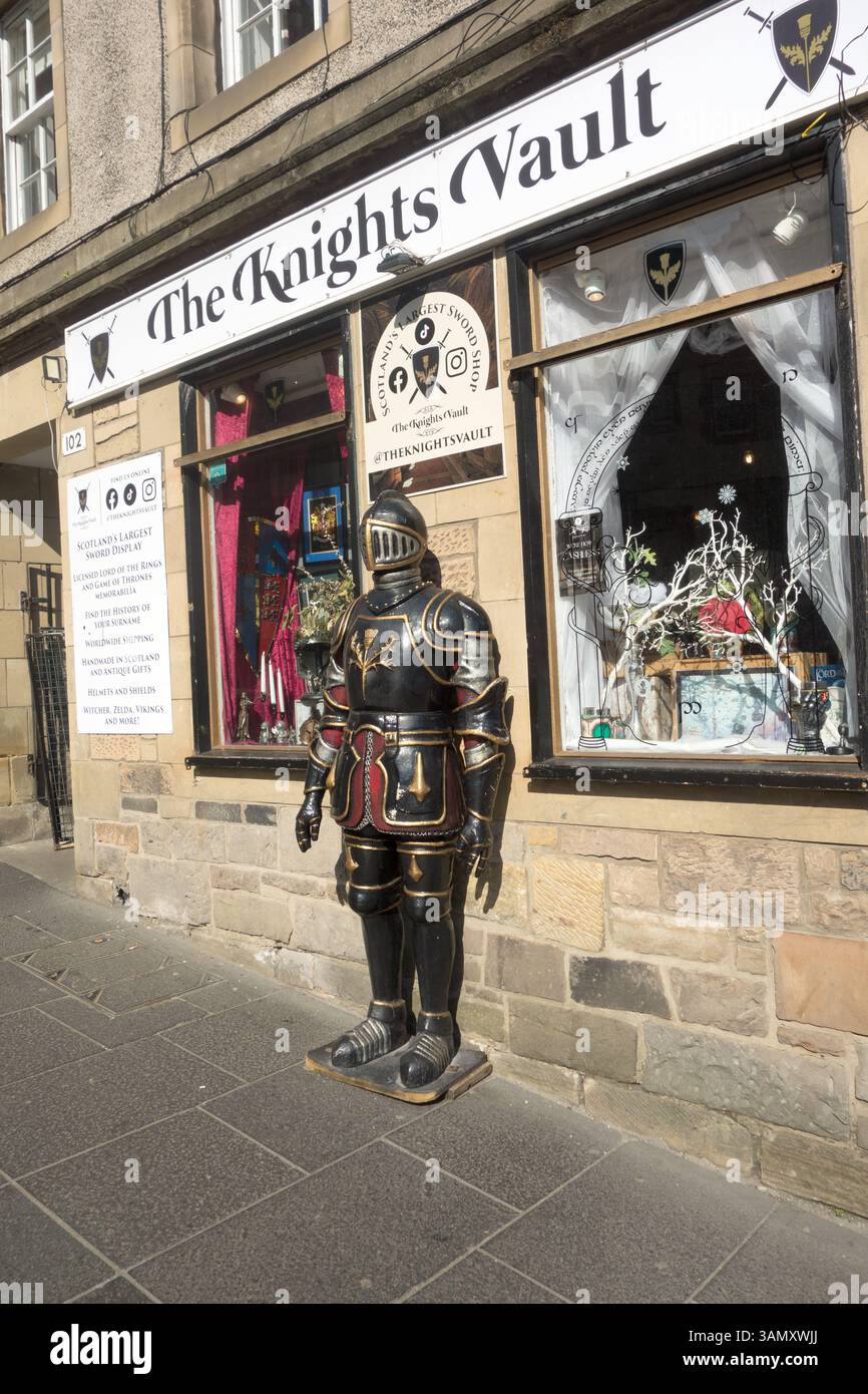 Sword shop edinburgh hi-res stock photography and images - Alamy