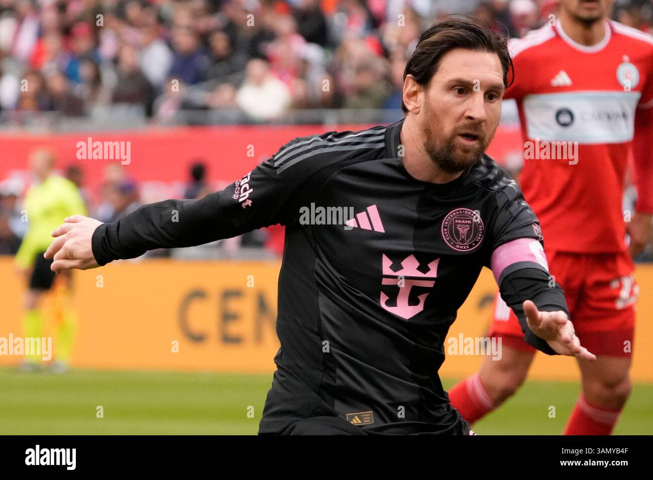 Inter Miami forward Lionel Messi (10) plays against the Chicago Fire ...