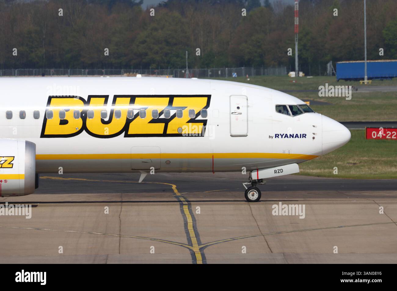 737 max cockpit hi-res stock photography and images - Alamy