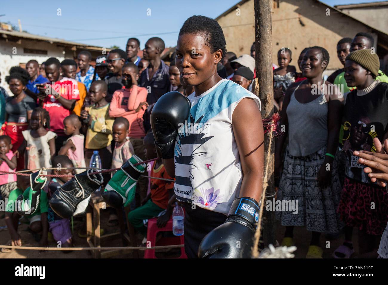 Boxing in Katanga slum, Kampala, Uganda, Africa Stock Photo - Alamy
