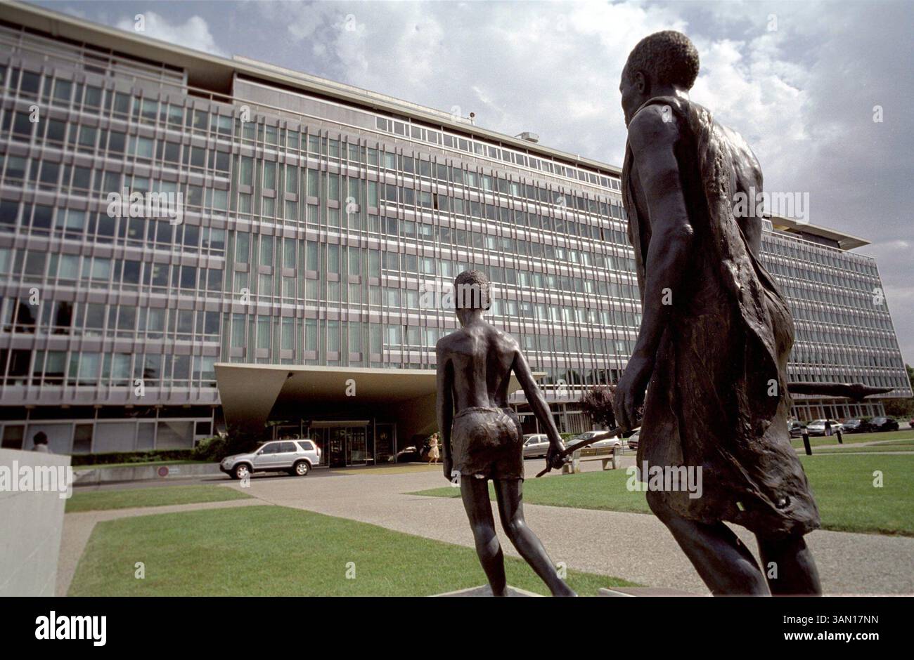 July 28, 2004 - U.S. - NO MAGS, NO SALES --KRT US NEWS STORY SLUGGED ...