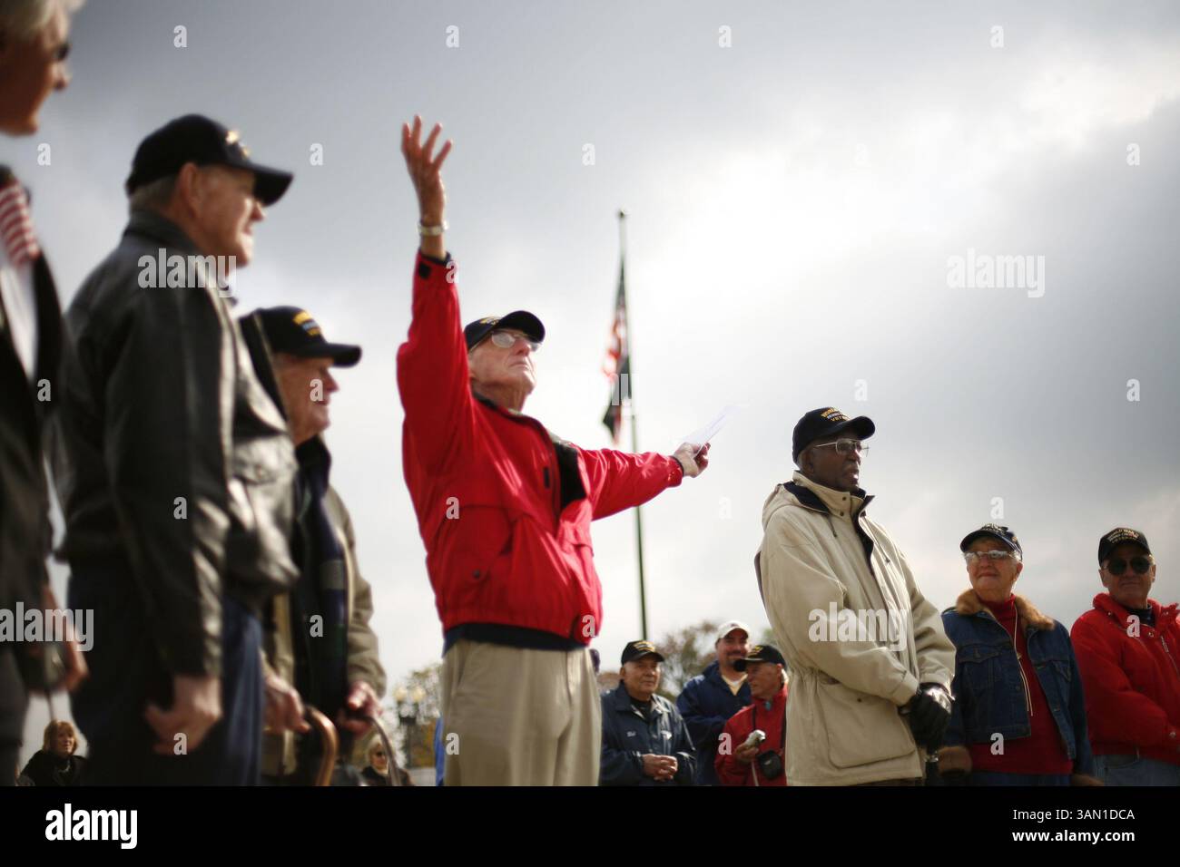 Nov. 10, 2007 - World War II veteran Jack Platt lifts his arms to the ...