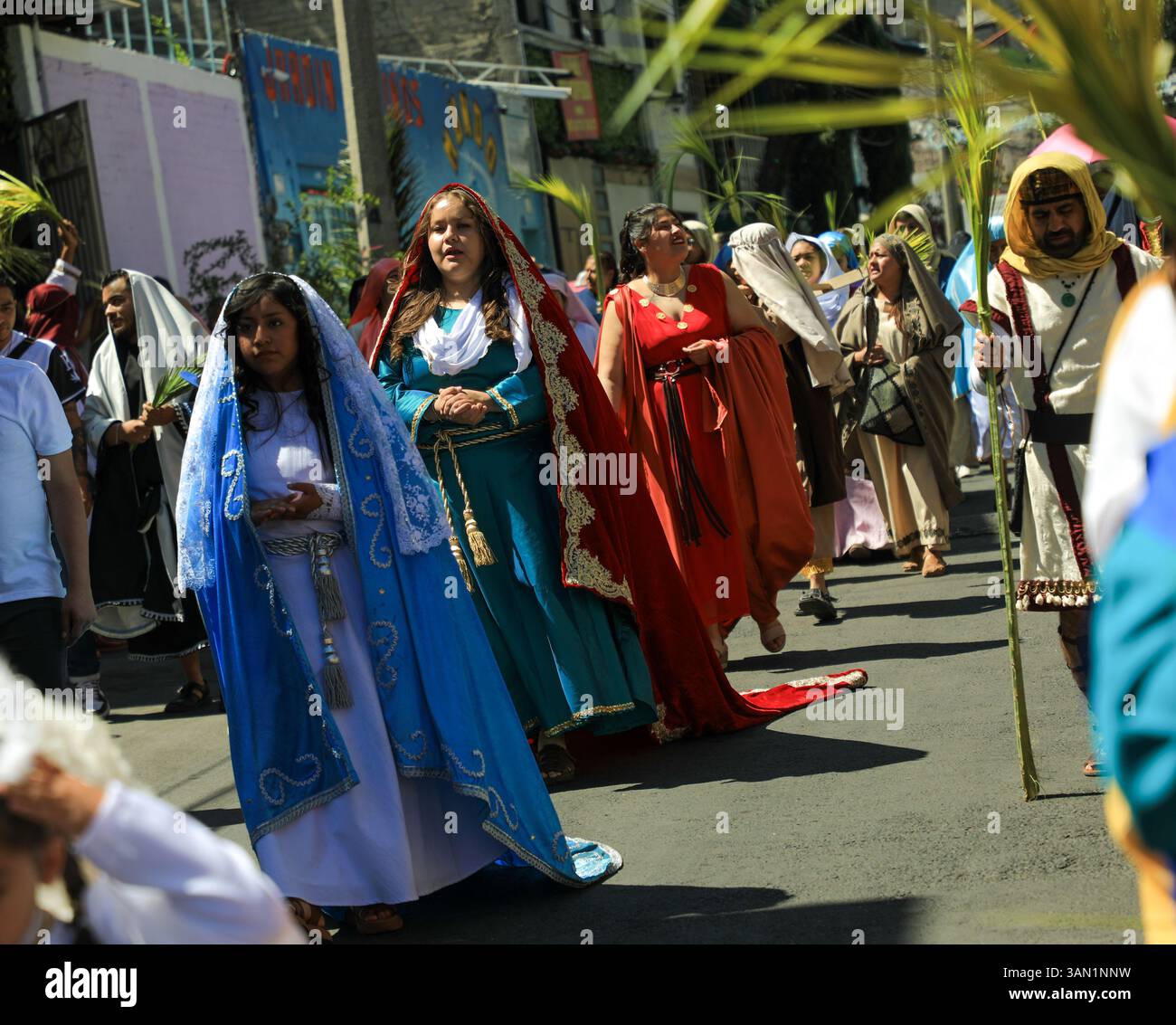 Faithful of Iztapalapa taking part during the reenactment of the life ...
