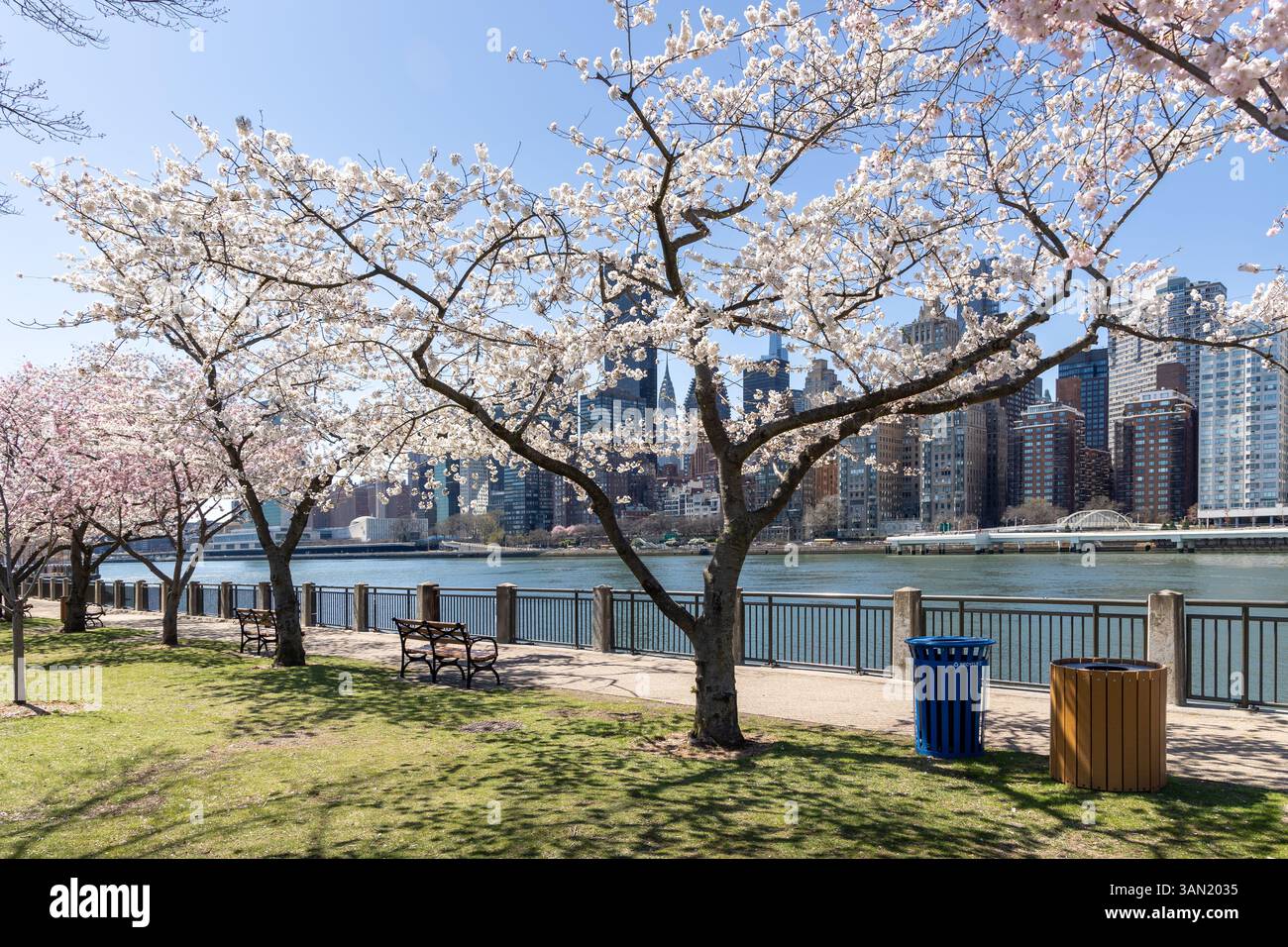Visitors enjoy vibrant waterfront view hi-res stock photography and ...