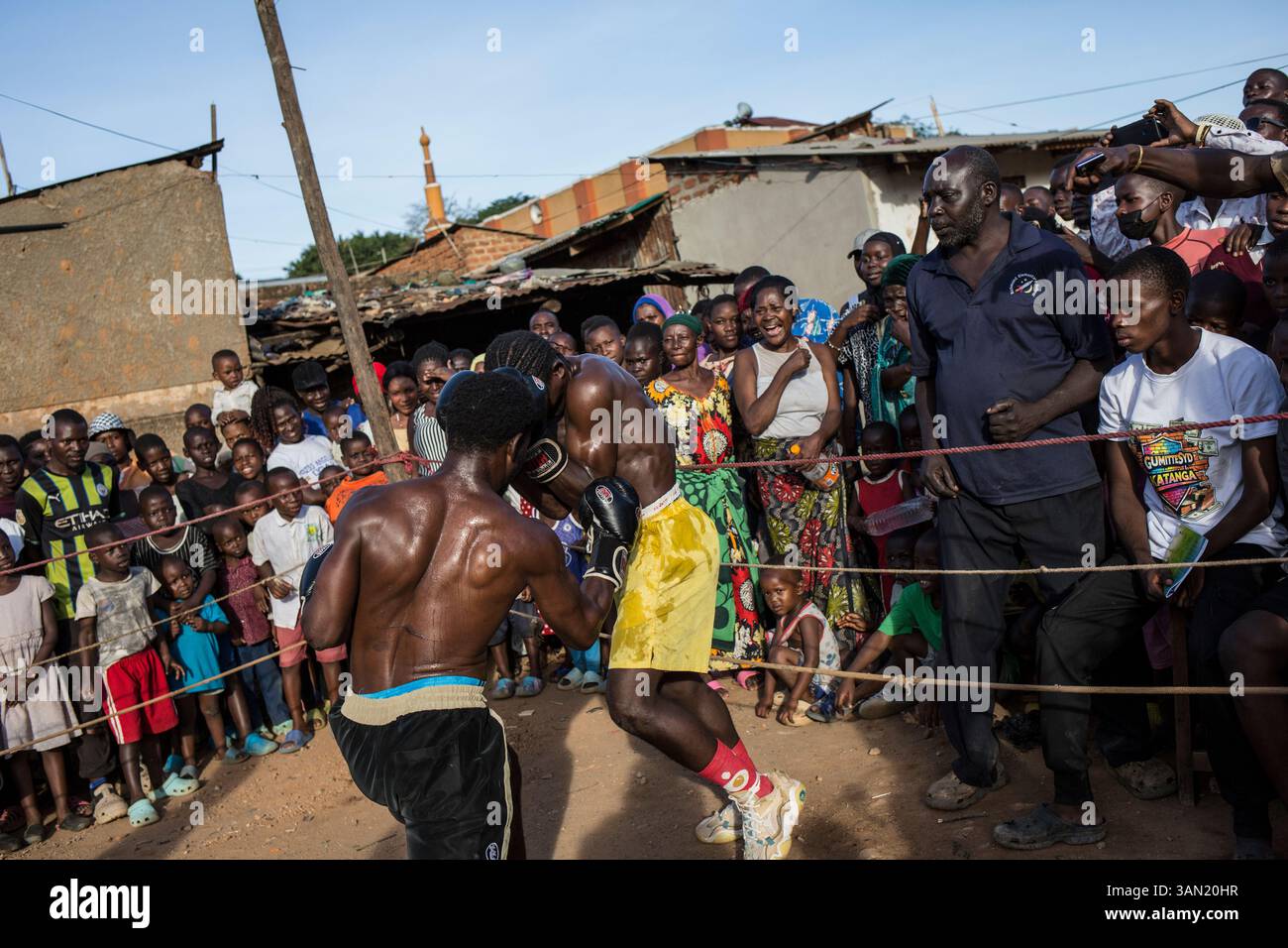 Boxing in Katanga slum, Kampala, Uganda, Africa Stock Photo - Alamy